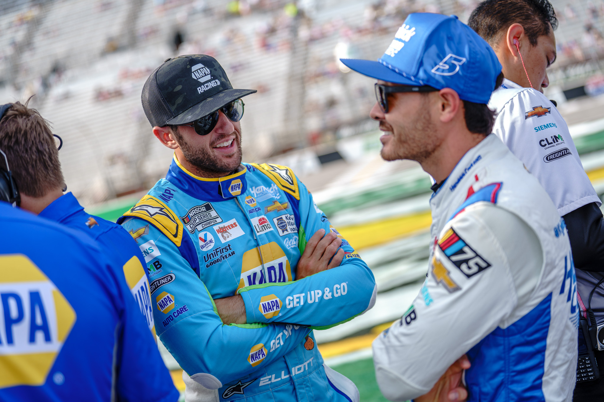 Behind the numbers: Elliott and Larson's tie atop the regular season ...