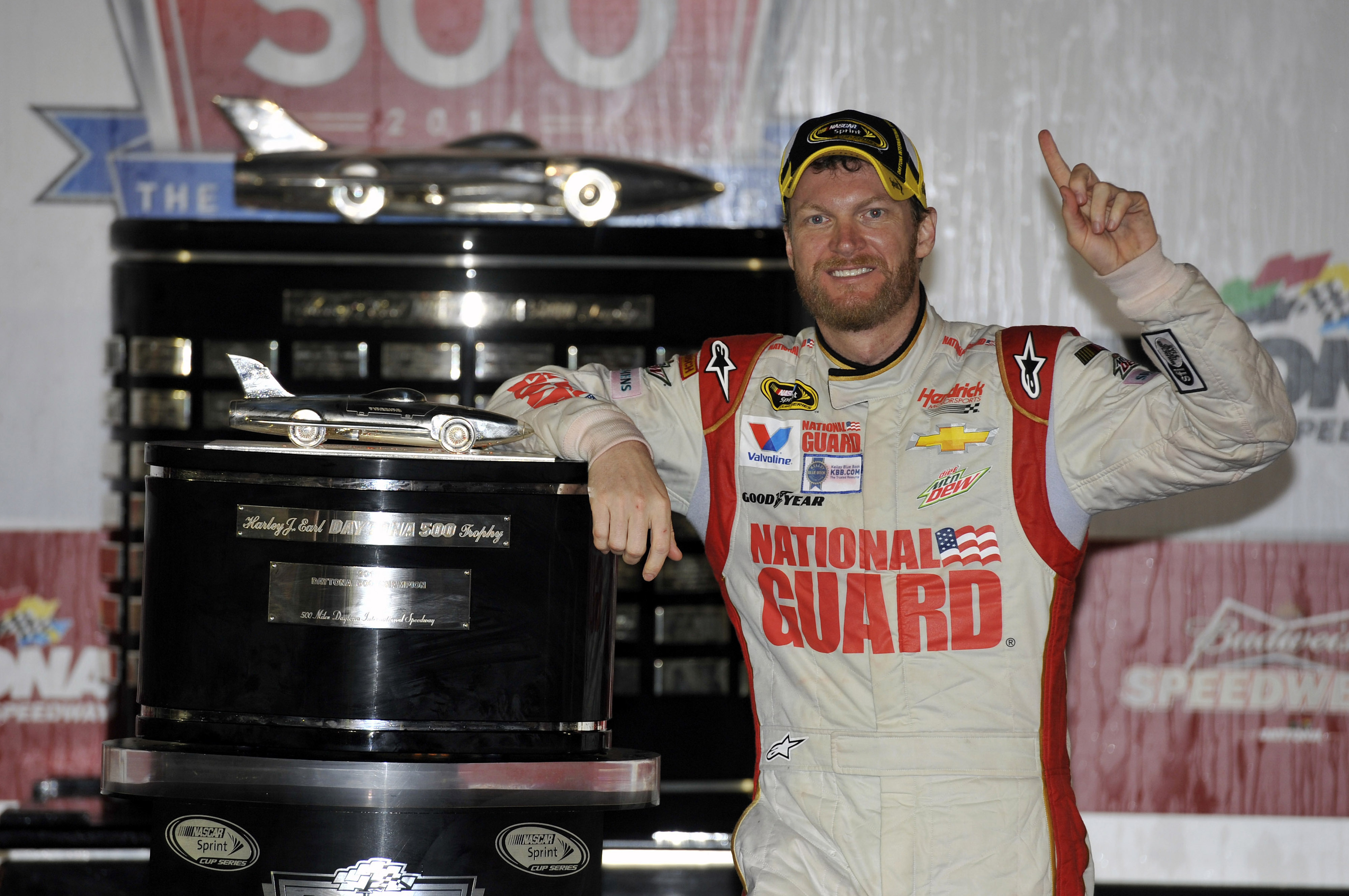 Dale Earnhardt Jr. captures second DAYTONA 500 after record rain delay | 40 wins in 40 days ...