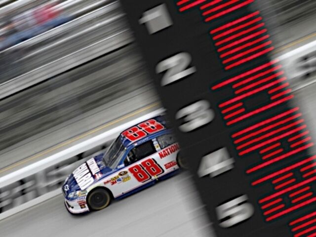 No. 88 team at Bristol Motor Speedway | Hendrick Motorsports