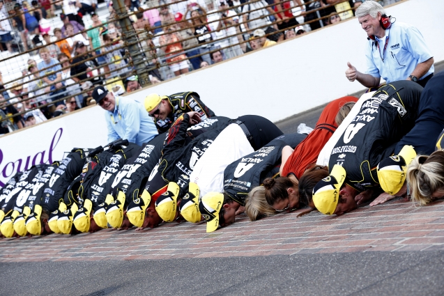 Gordon celebrates fifth Brickyard 400 victory | Hendrick Motorsports