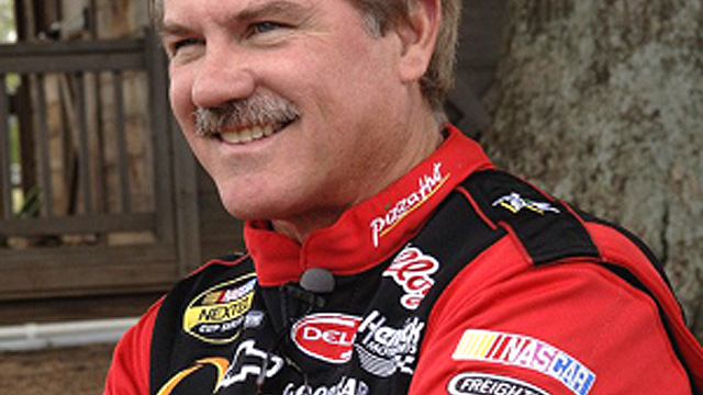 Labonte in High Gear for Lowe’s Motor Speedway | Hendrick Motorsports