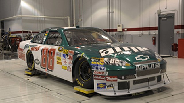 Shaking down the seven post | Hendrick Motorsports