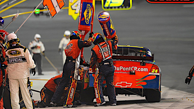 Team DuPont crew members win big | Hendrick Motorsports