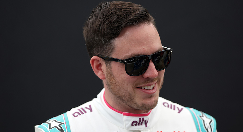 Bowman to start from second row at Fontana | Hendrick Motorsports
