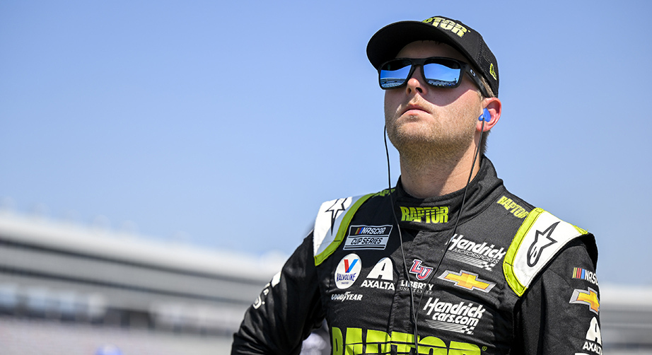 Byron, Larson earn top-10 finishes at Texas to open Round of 12 ...