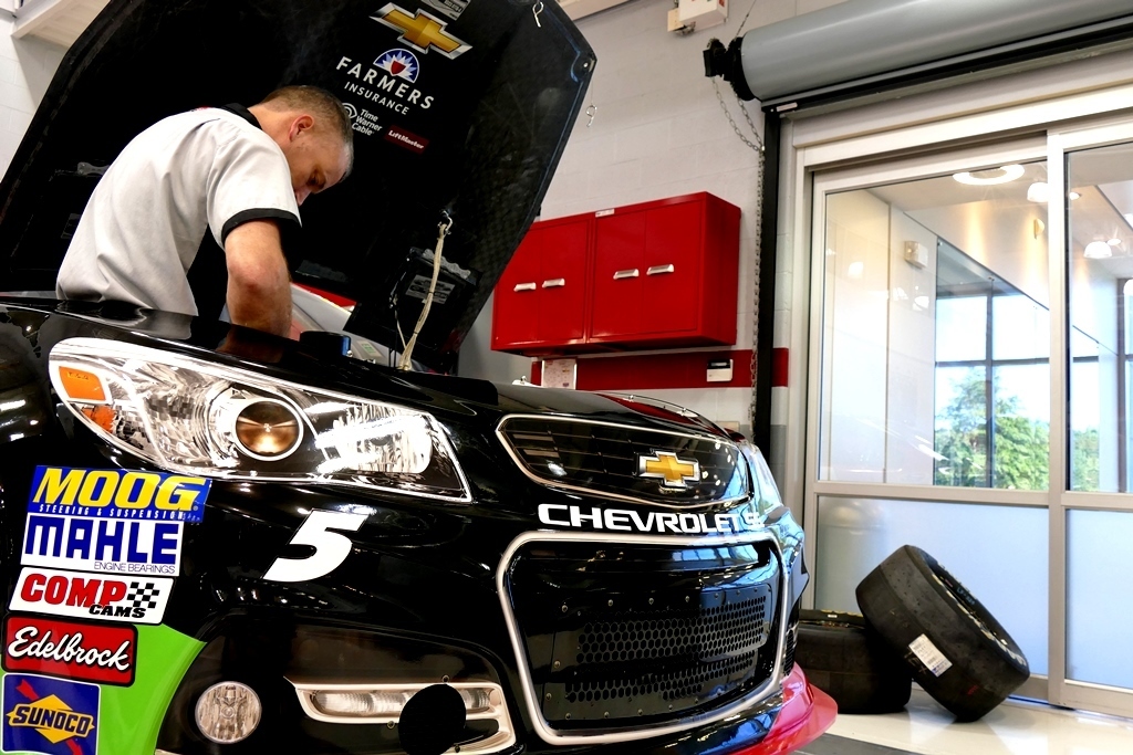 Hendrick Motorsports prepares for windy city racing at Chicagoland ...