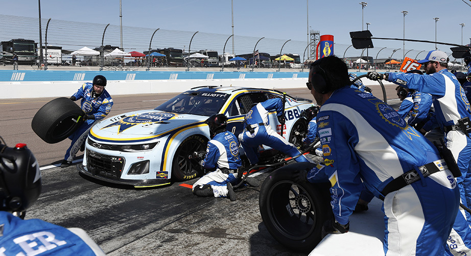Pit crews gain 17 spots in Phoenix race | Hendrick Motorsports