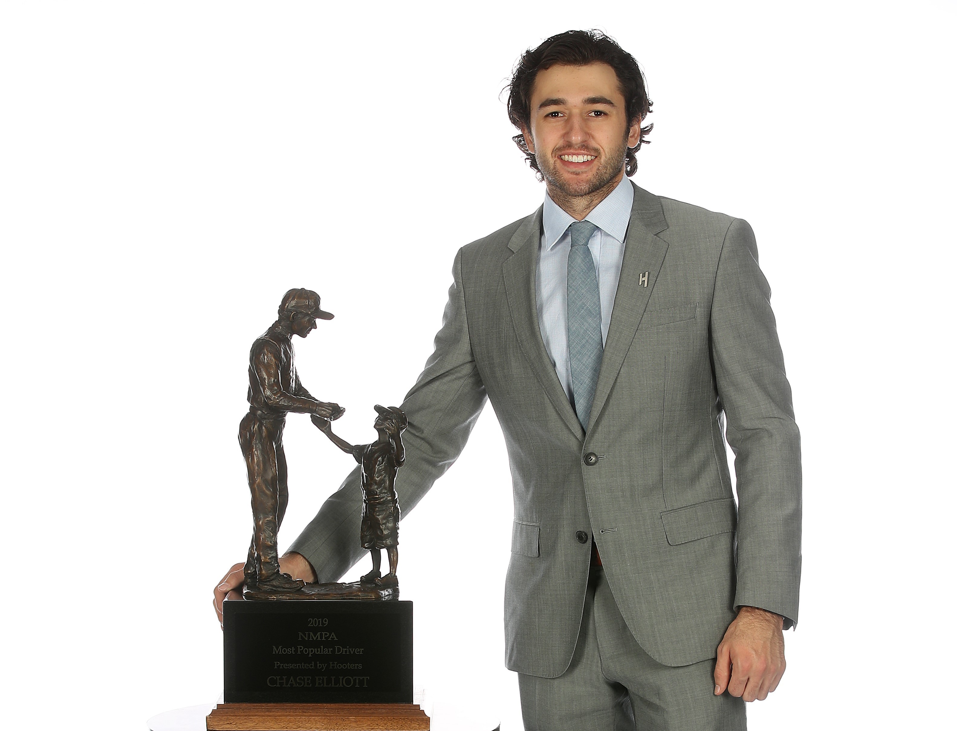 Most Popular Driver Elliott shares special message for fans | Hendrick ...