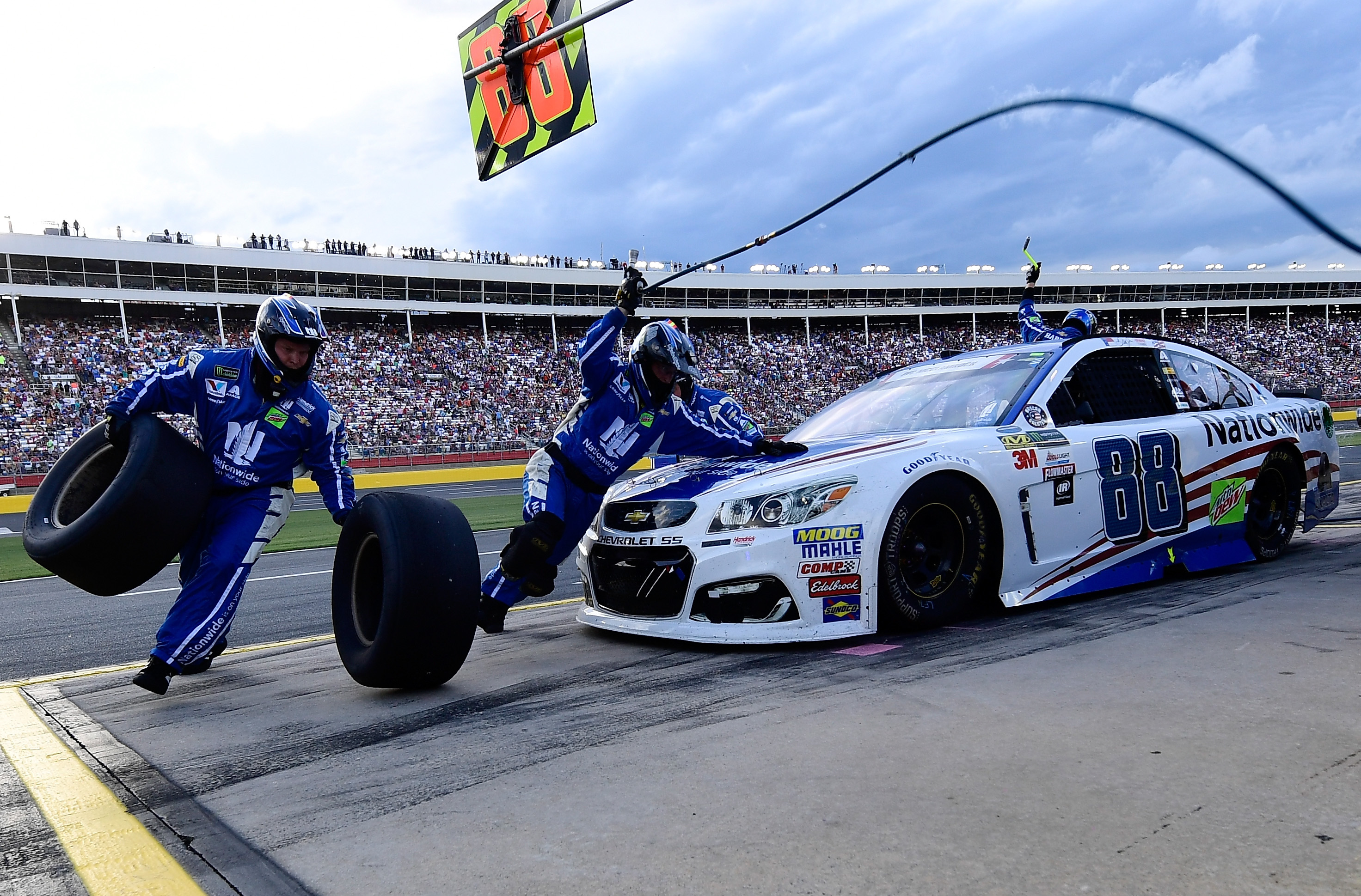 Earnhardt leads teammates in Stage 3 of 600-mile race | Hendrick ...