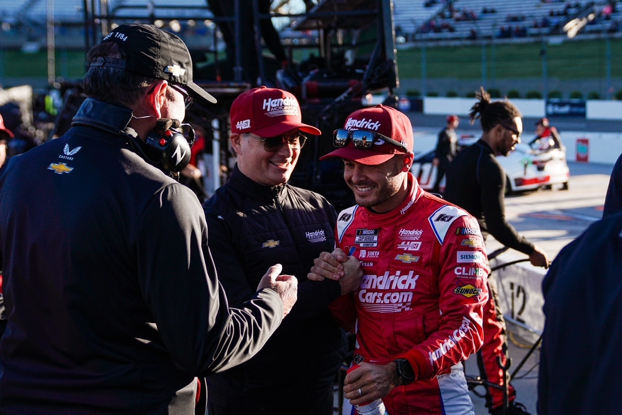 Photos from Larson's second straight pole | Hendrick Motorsports