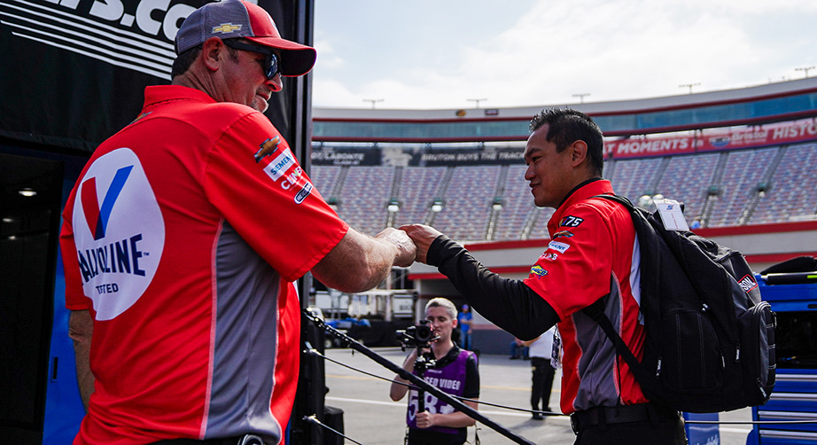 'On the Road:' No. 5 hauler driver Lance Scott lives out his dream ...