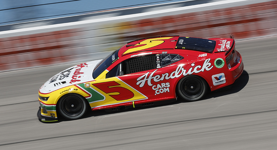 Larson's No. 5 wins best throwback paint scheme in Darlington Fan Vote ...