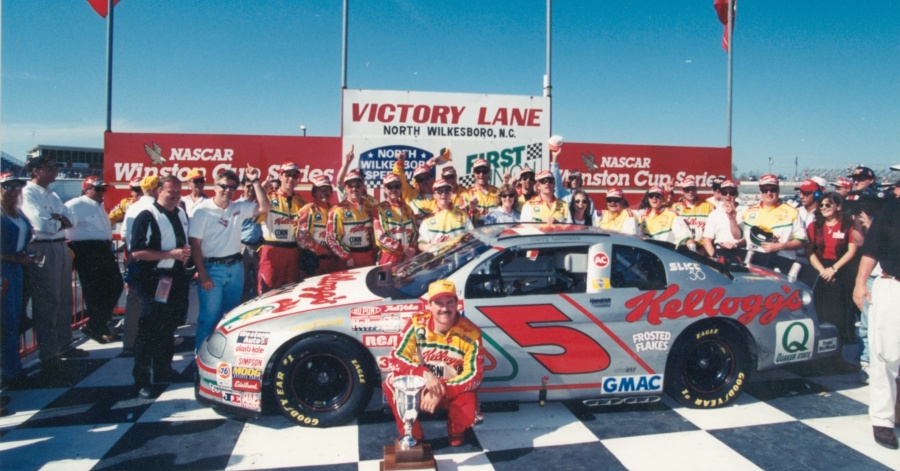 Terry Labonte ties Richard Petty at North Wilkesboro, matches Bill ...
