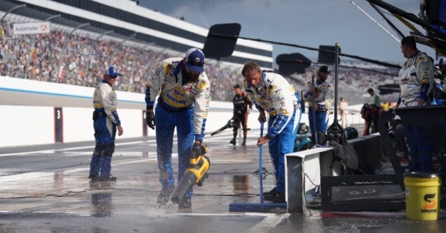 NASCAR rain delay: Weather halts Cup Series race at Dover Motor ...