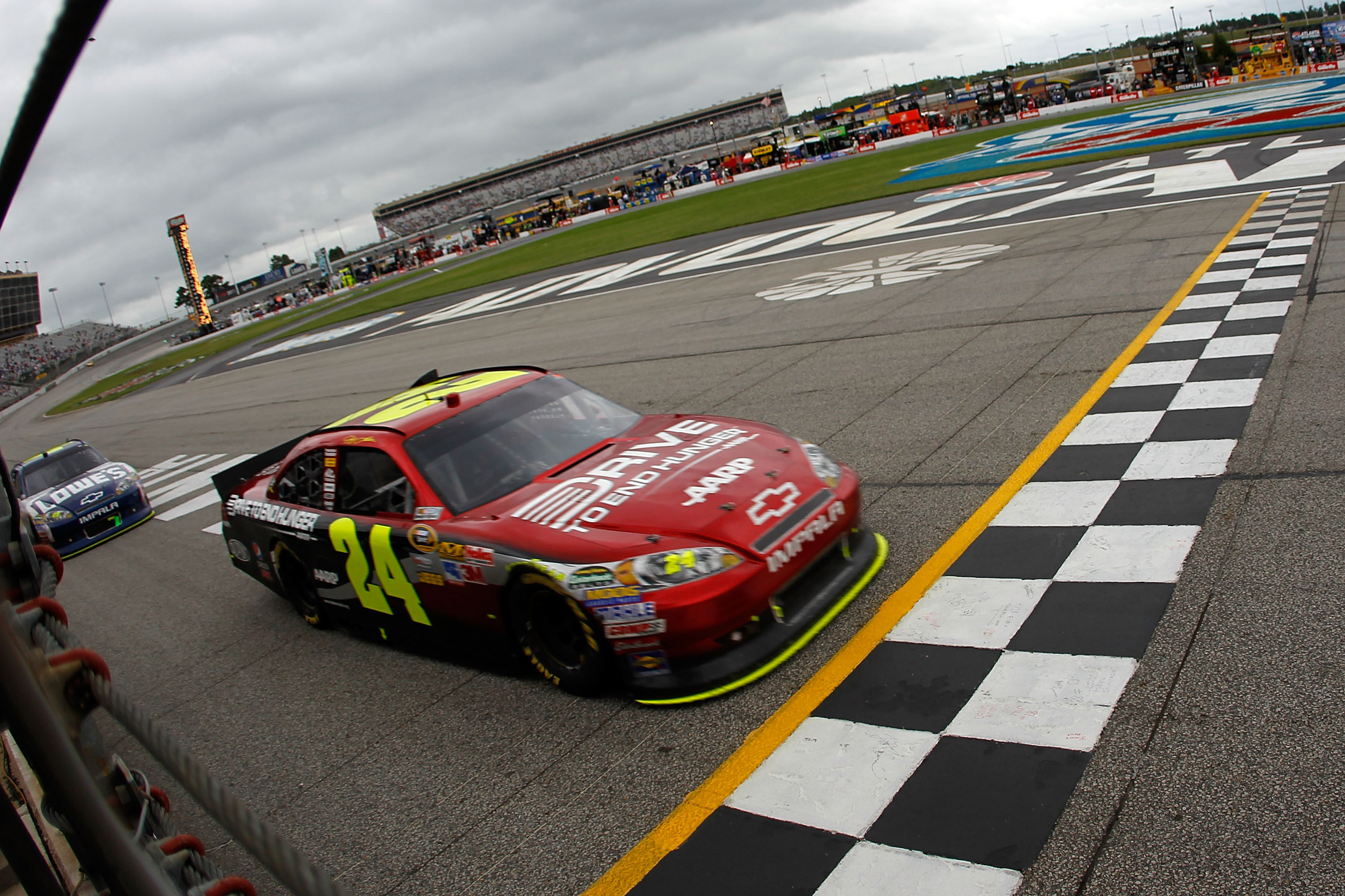 Jimmie Johnson vs. Jeff Gordon part 2: Atlanta Motor Speedway, 2011 ...
